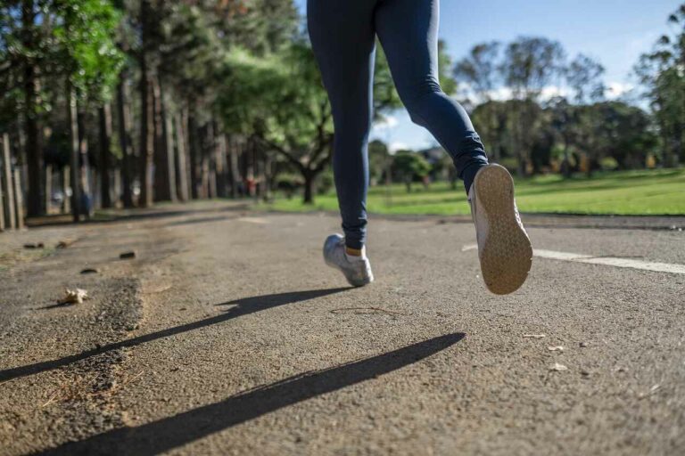 17 Apps That Pay You To Walk
